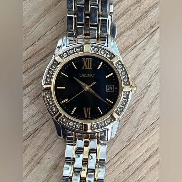 Seiko | Accessories | Seiko Ladies Watch Crystals Black Dial Two Tone ...